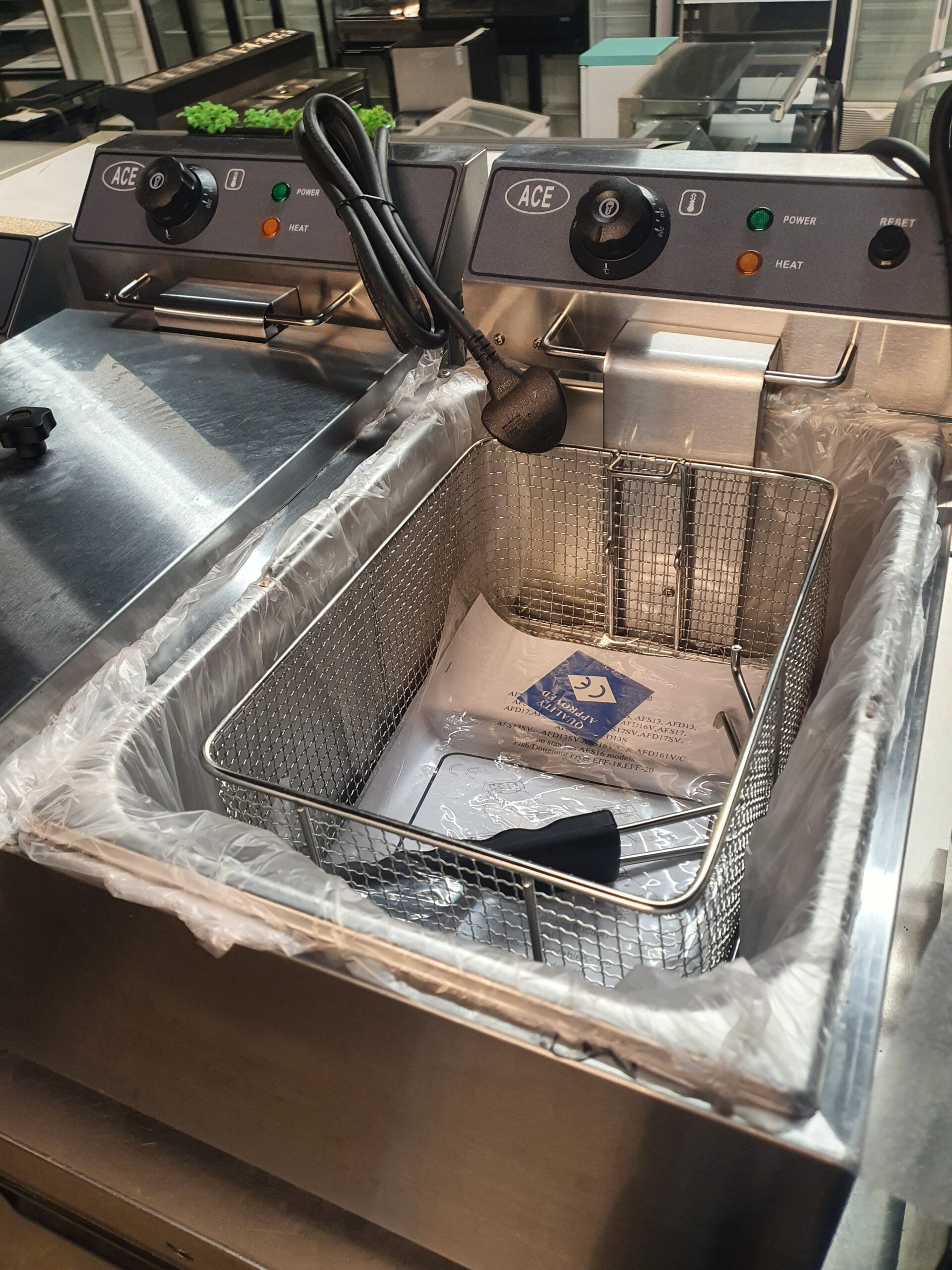 17 Litre Double Electric Chip Fryer - Cook Cool Catering Equipment